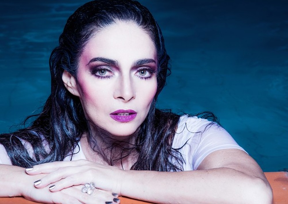 'Envelhecer é fantástico', diz Claudia Ohana, que revive 'Vamp' em musical