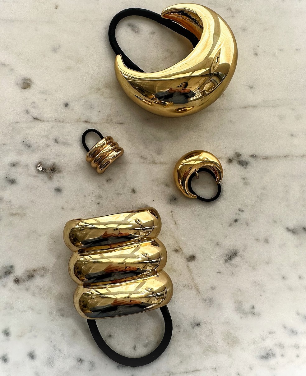 Pony cuff: o elástico de cabelo de metal é o novo acessório tendência ...