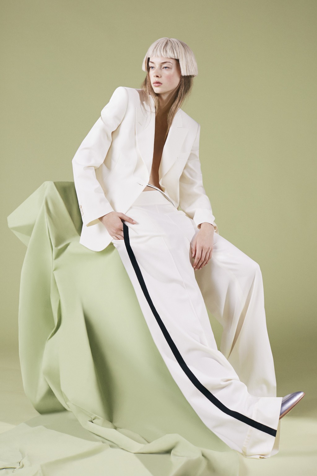 Maison Margiela mistura candy colors e camurça em resort 2017