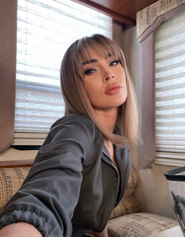Megan Fox surge com novo visual; confira fotos