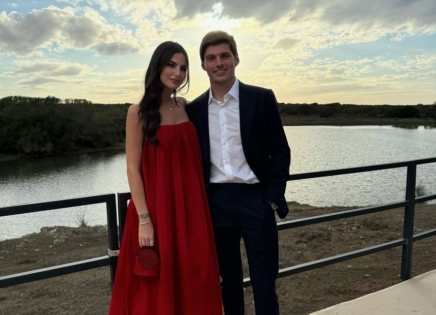 Kelly Piquet exibe registro romântico com Max Verstappen