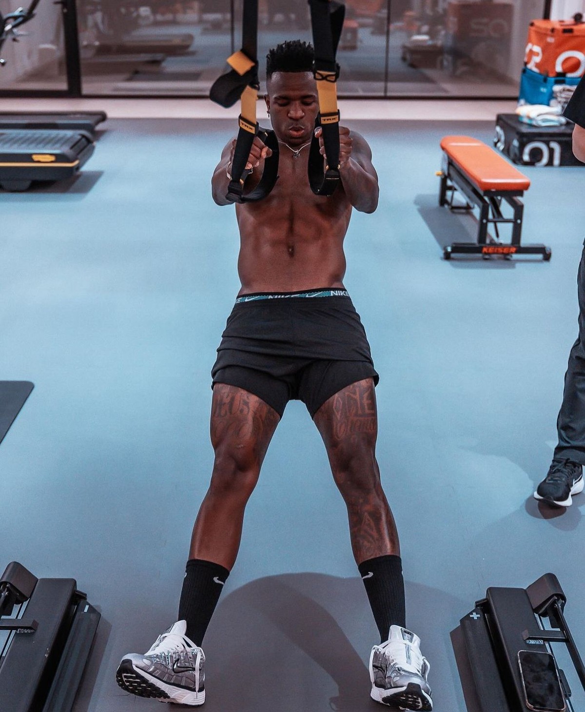 Vini Jr. exibe dia de treino pesado em Madri