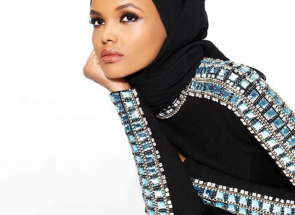 Halima Aden faz seu primeiro desfile na Europa