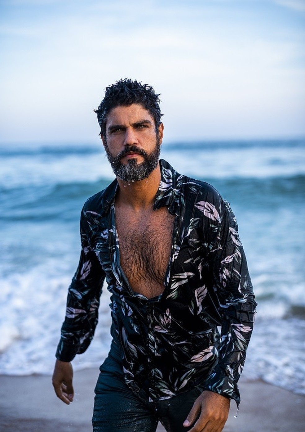 Galã da Globo completa 40 anos e surge bebê nas redes sociais