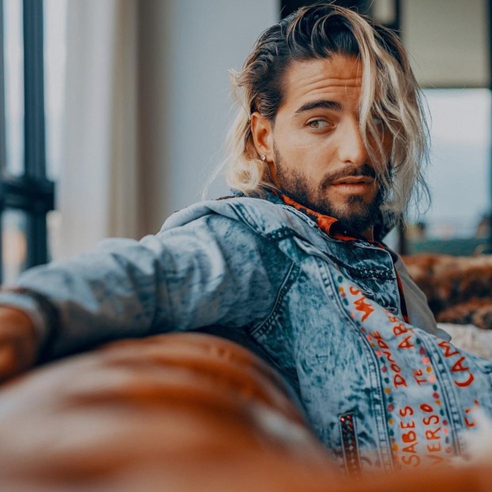 Maluma se despede dos longos fios loiros após visitar Hospital do ...