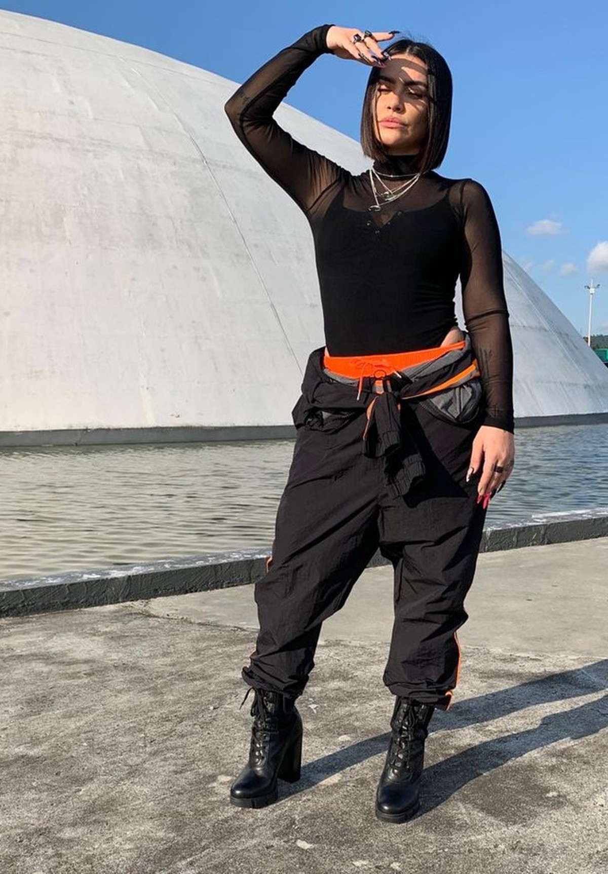 Cleo se apresenta em festival de música