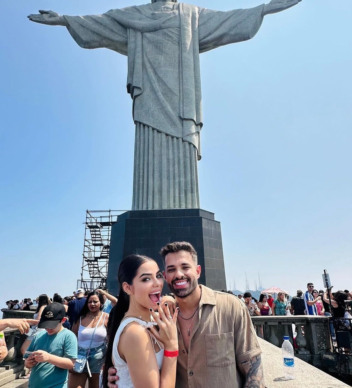 Key Alves ganha aliança de Bruno Rosa