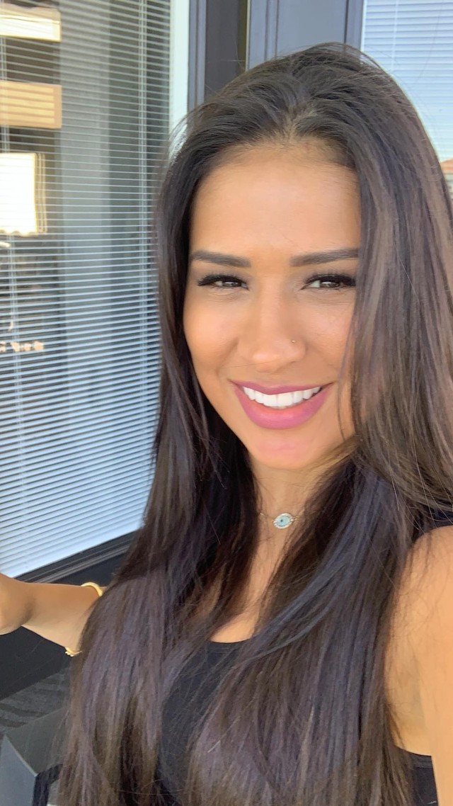 Simone surge produzida na web e joga a real: 'tem dias que eu não tô ...