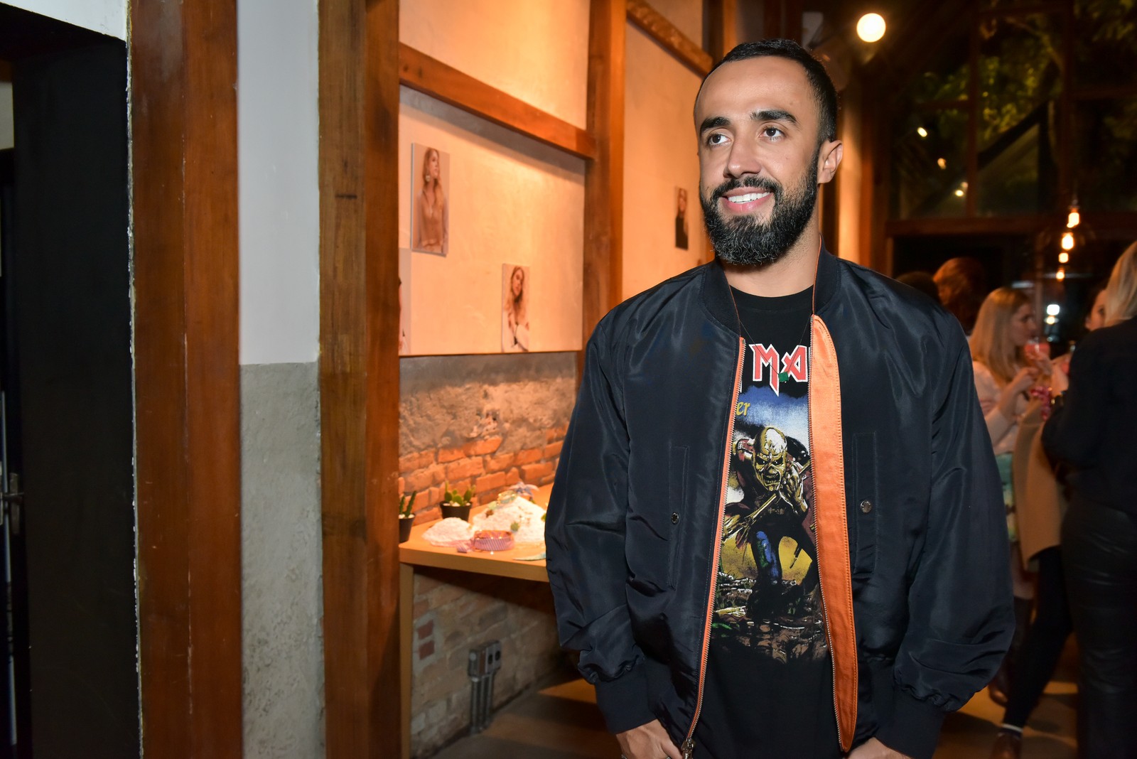 Maria Dolores e Juliana Jabour comemoram parceria