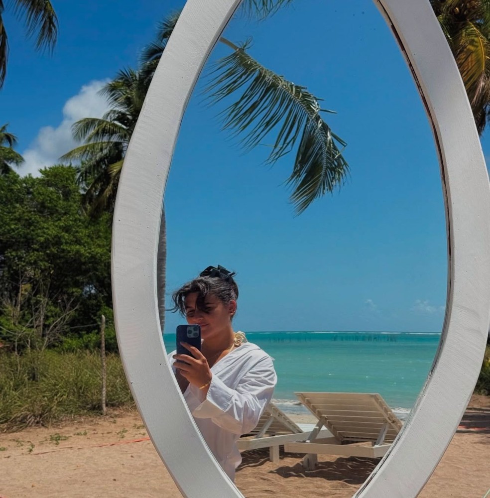 Giulia Costa abre álbum de fim de ano em São Miguel dos Milagres