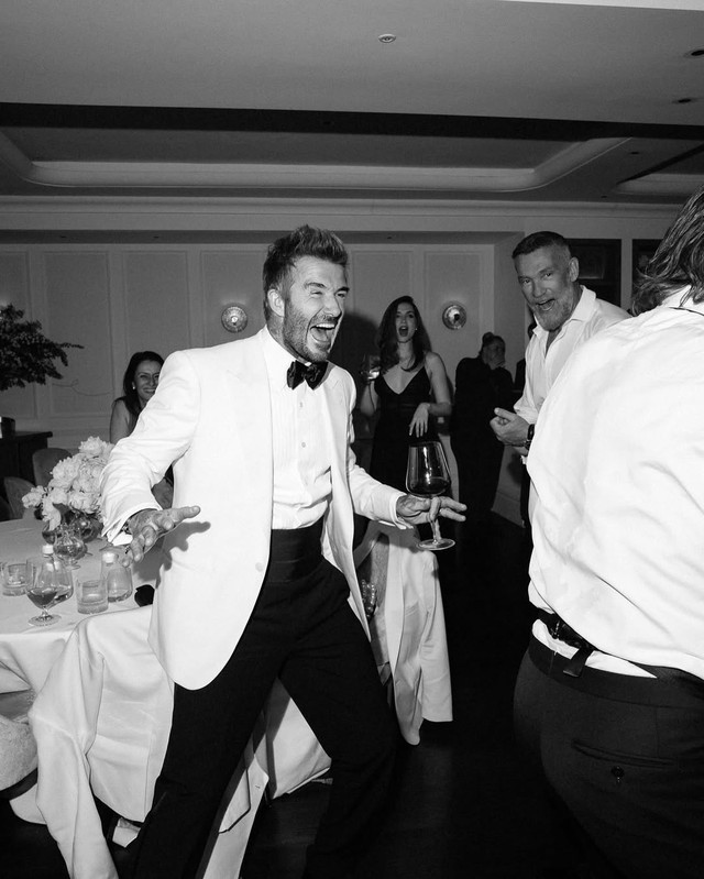 Victoria Beckham abre álbum de fotos do aniversário de 50 anos de David ...