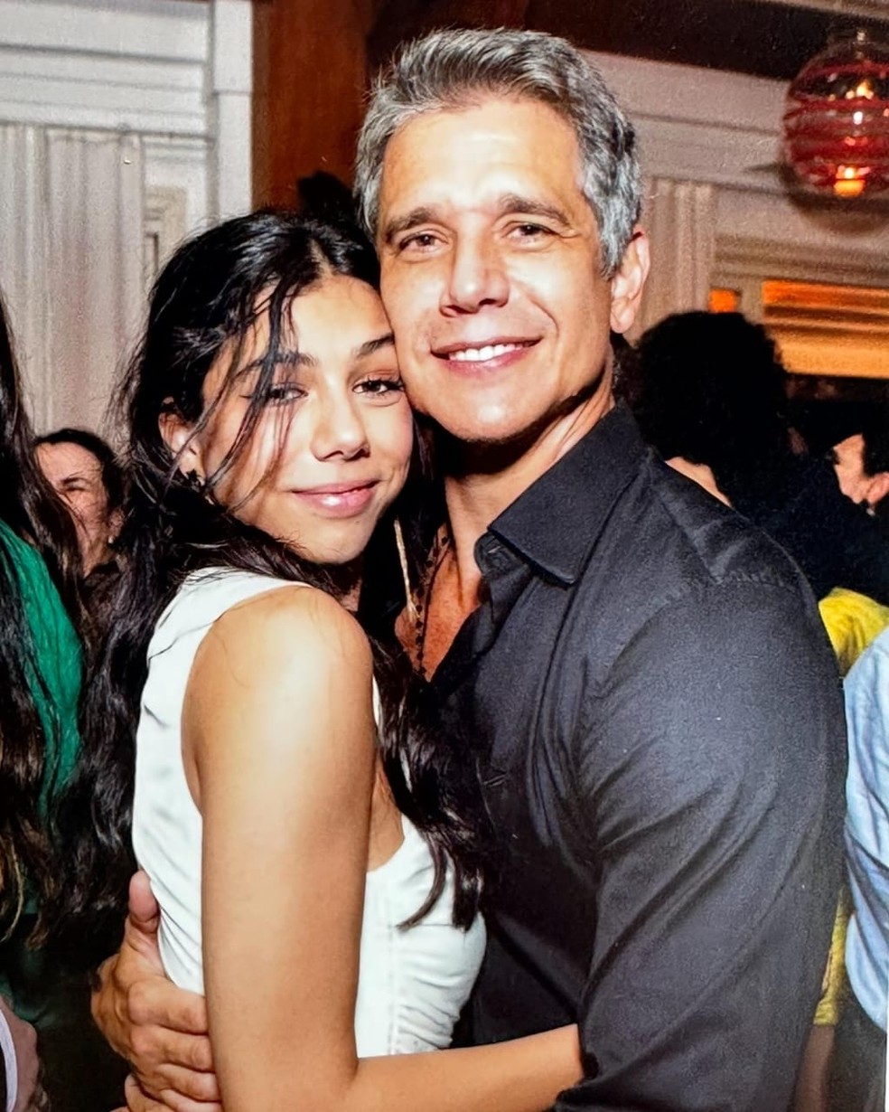 Márcio Garcia celebra novo ciclo da filha nos EUA