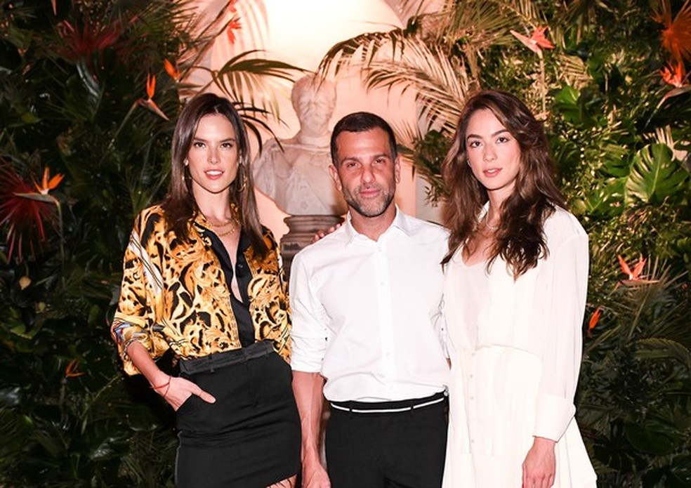 Alexandre Birman reúne time estrelado na apresentação do seu verão 2019 ...