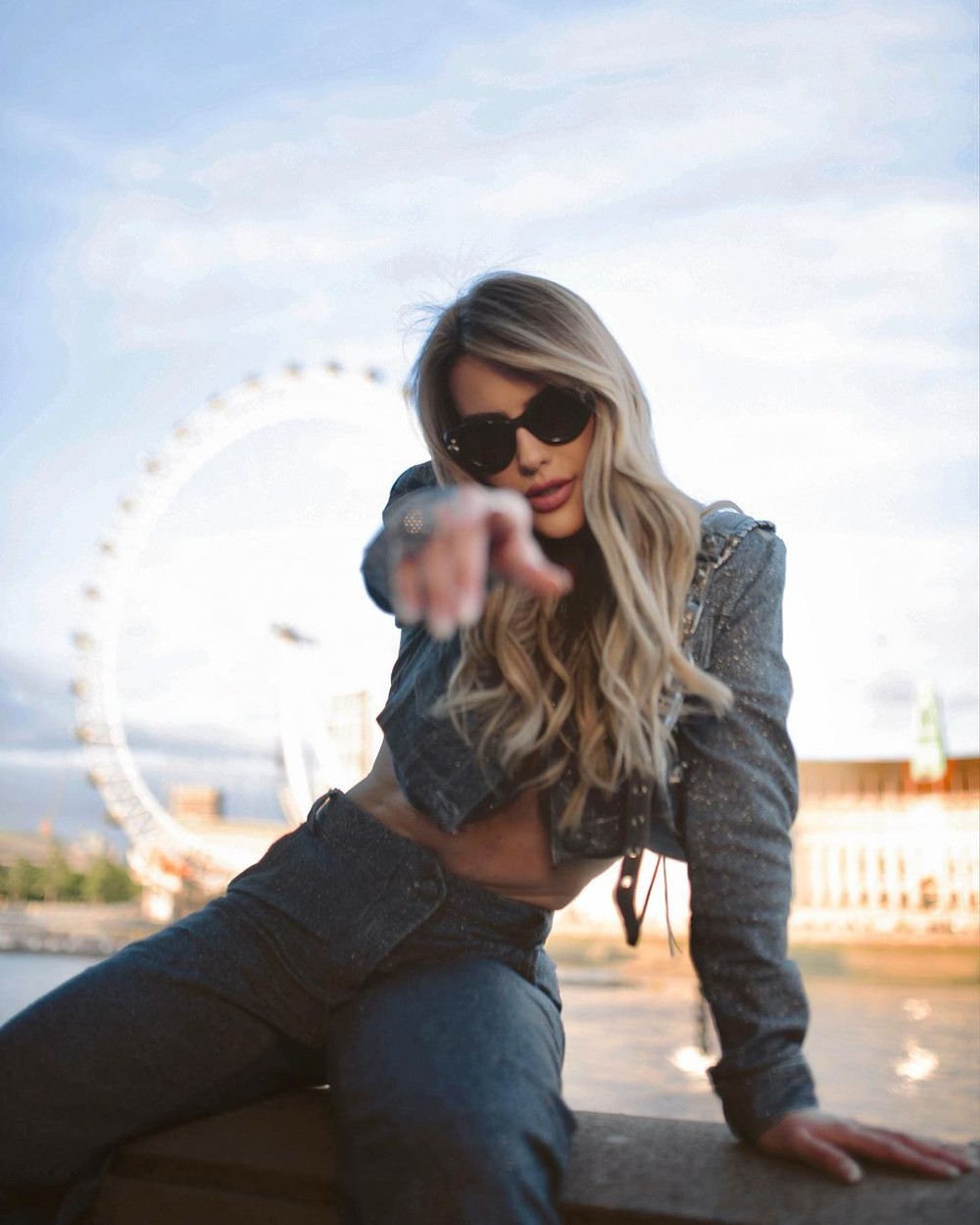 Fernanda Keulla exibe ensaio encantador em Londres