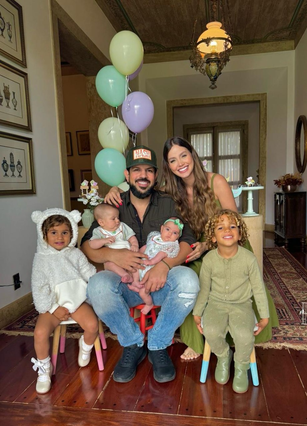 Biah Rodrigues e Sorocaba comemoram quatro mêses dos gêmeos Zion e Angelina