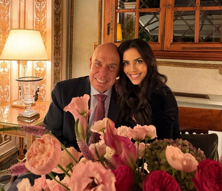 Daniela Albuquerque celebra 21 anos ao lado de Amilcare Dallevo Jr.