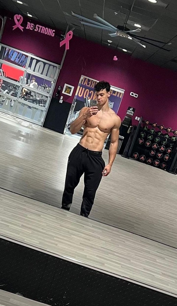 Victor Alexandre mostra resultado de mais um treino intenso