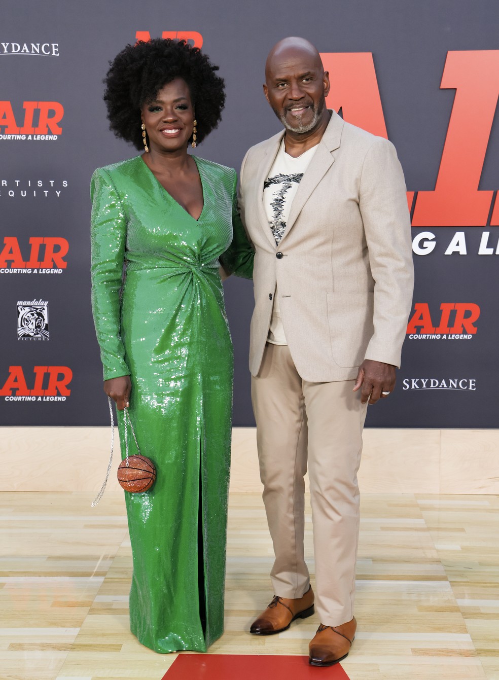 Viola Davis e o marido Julius Tennon brilham (literalmente!) na ...