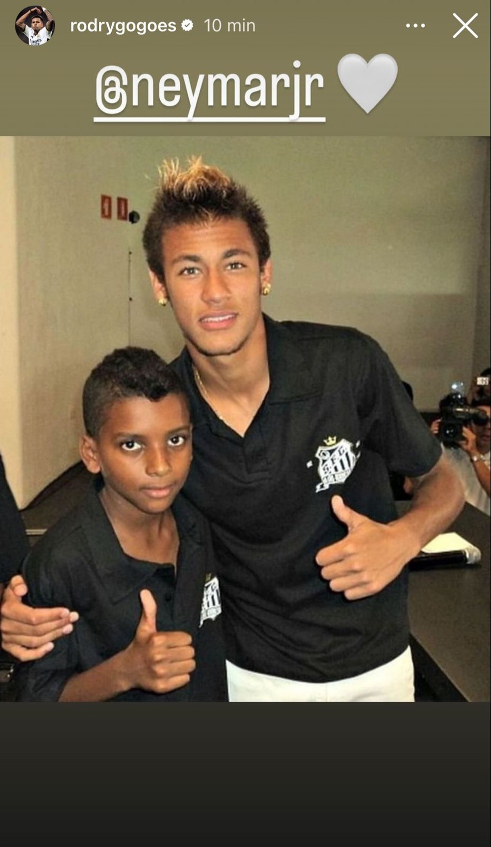 Neste Dia das Crianças, Rodrygo Goes recupera clique ao lado de Neymar ...