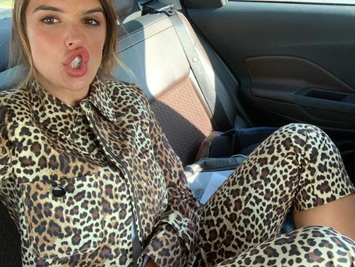Rafa Brites ostenta look todo de oncinha: 'Animal arisco'
