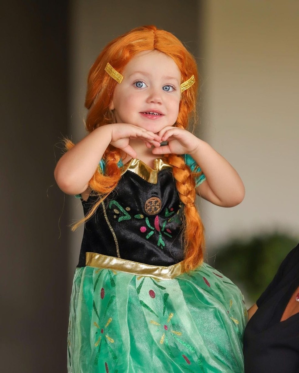 Roberto Justus encanta a web com cliques da filha, Vicky